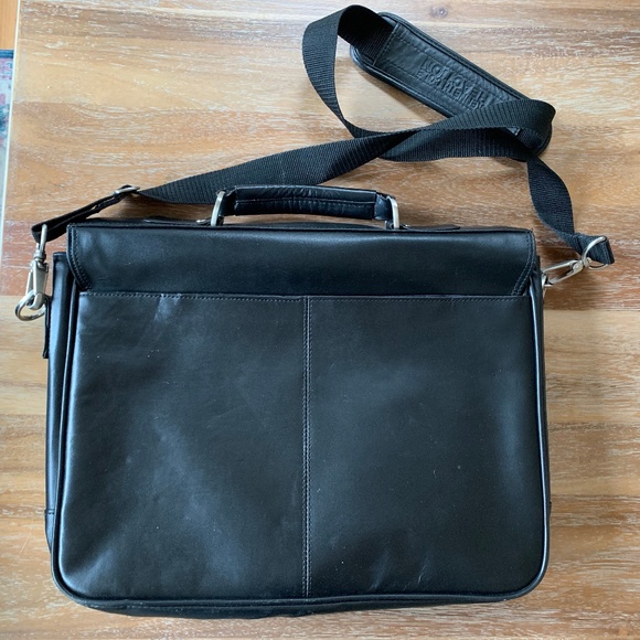Kenneth Cole Reaction | Bags | Kenneth Cole Reaction Messenger Bag ...